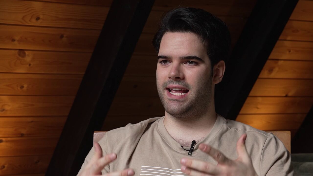 Daniel Avilés: humor, tradición y muchos turrones en Navidad