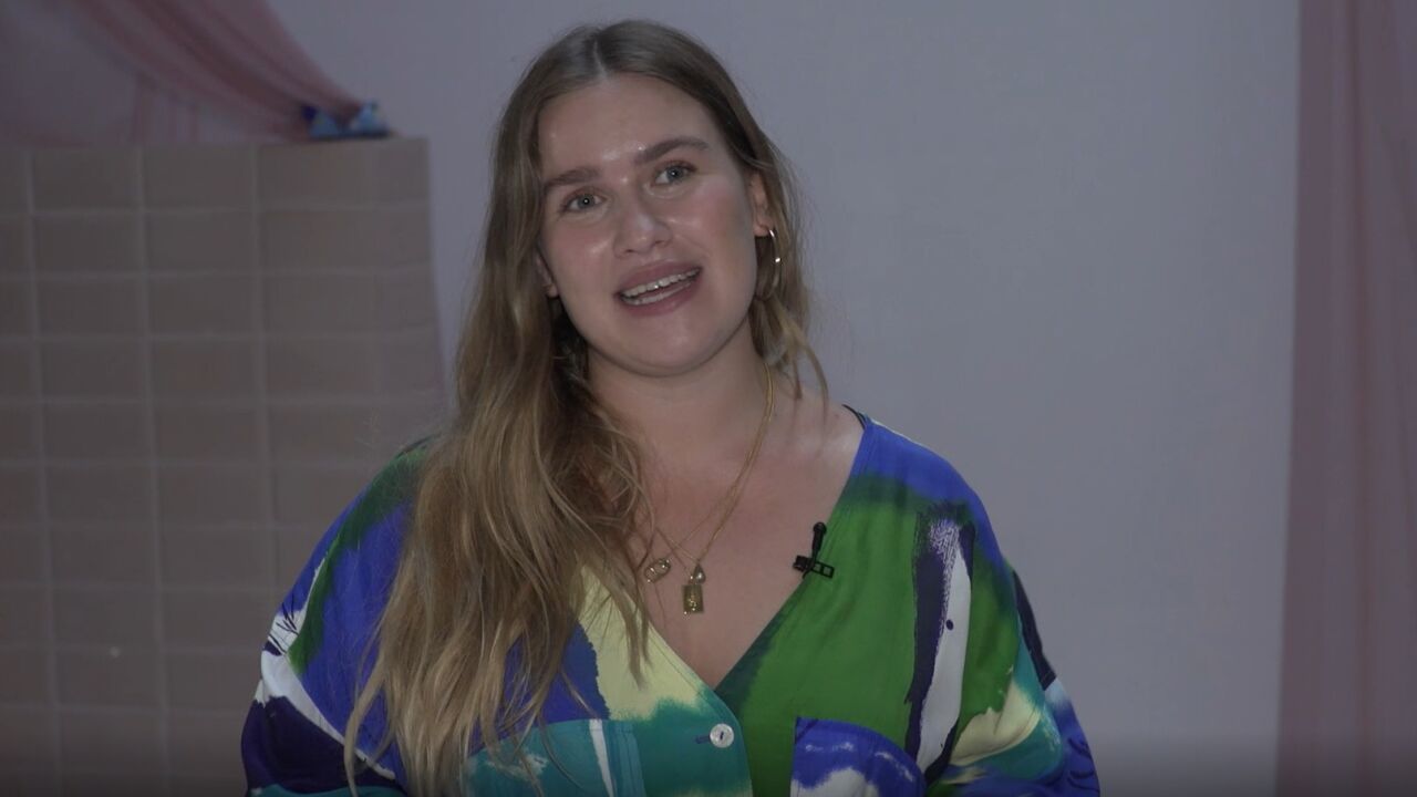 Clara Sans: “'Bego es una tía que cree en el amor libre, sin tapujos”