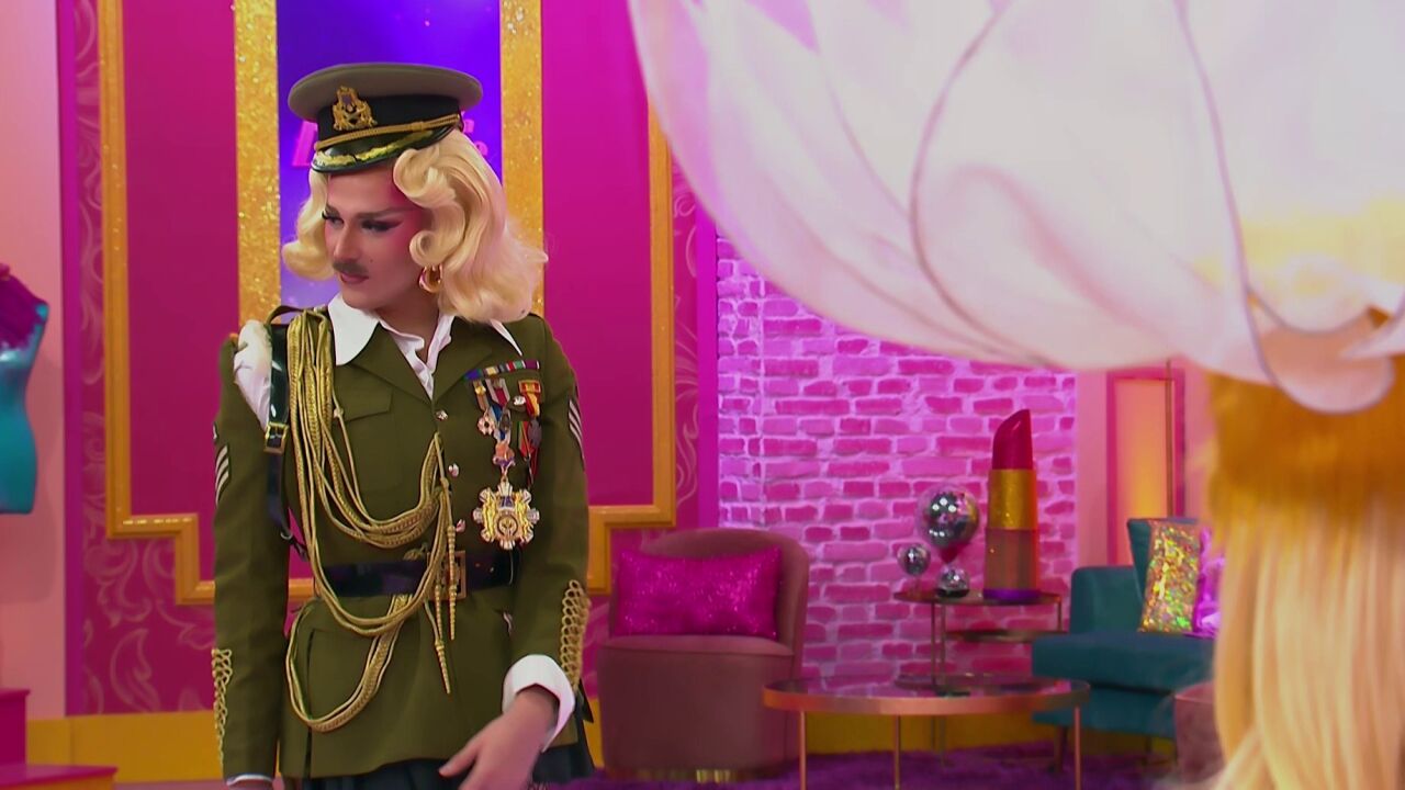 Laca Udilla da un golpe de Estado en su llegada al taller de Drag Race ...